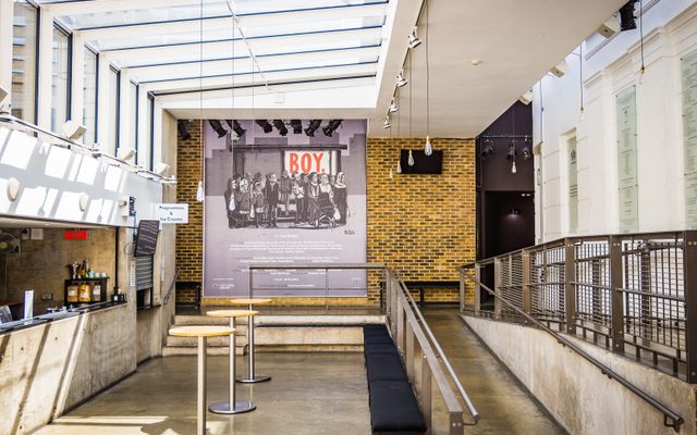 Facilities, Venue Guide & Seating Plan | Almeida Theatre, London